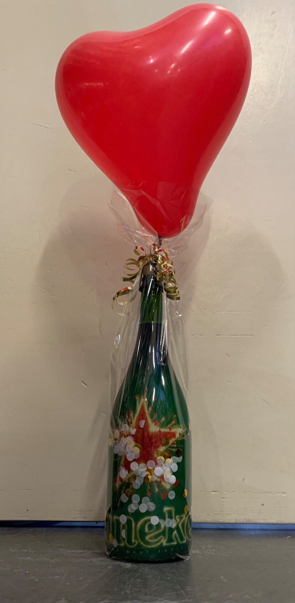 Voor je Valentijn 1.5 lt. Heineken. - Slijterij Henk Peter